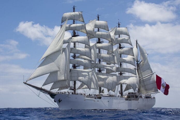 El buque escuela B.A.P. Unión inicia su primera circunnavegación