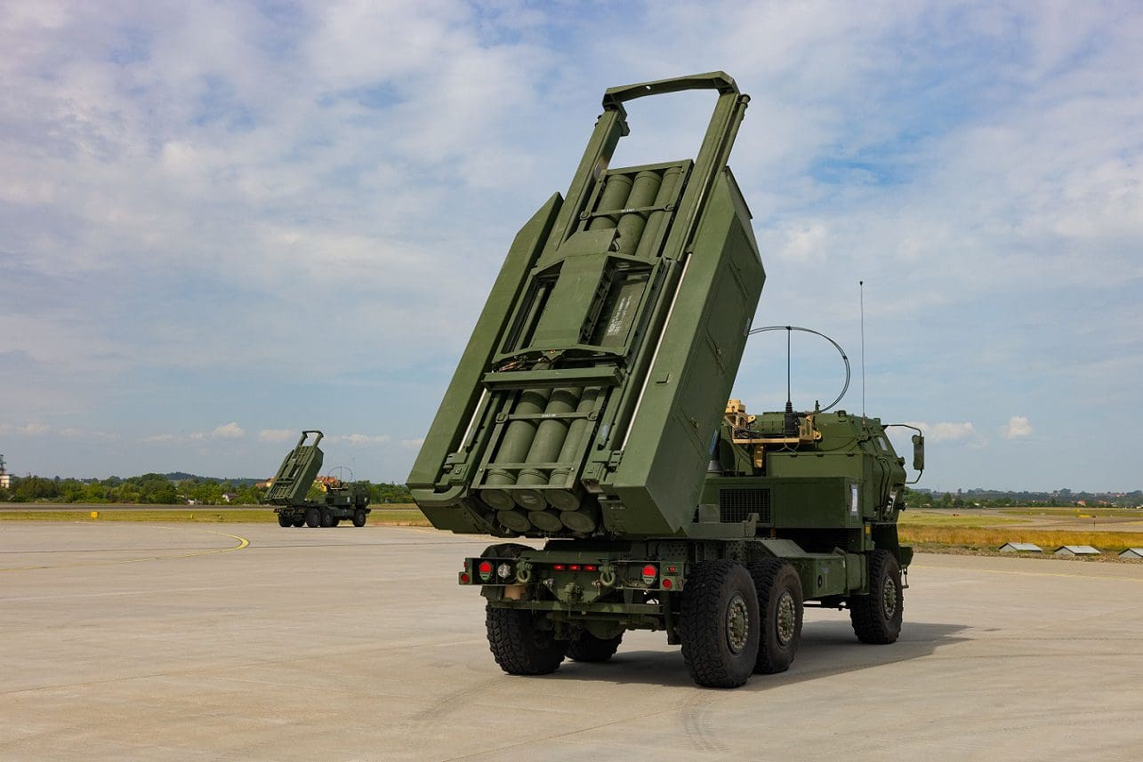 Los Marines de EE.UU. desplegaron sus sistemas de cohetes HIMARS ...
