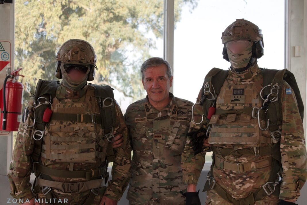 Teniente General Paleo: "Adquirir sistemas como cazas multi-rol ...