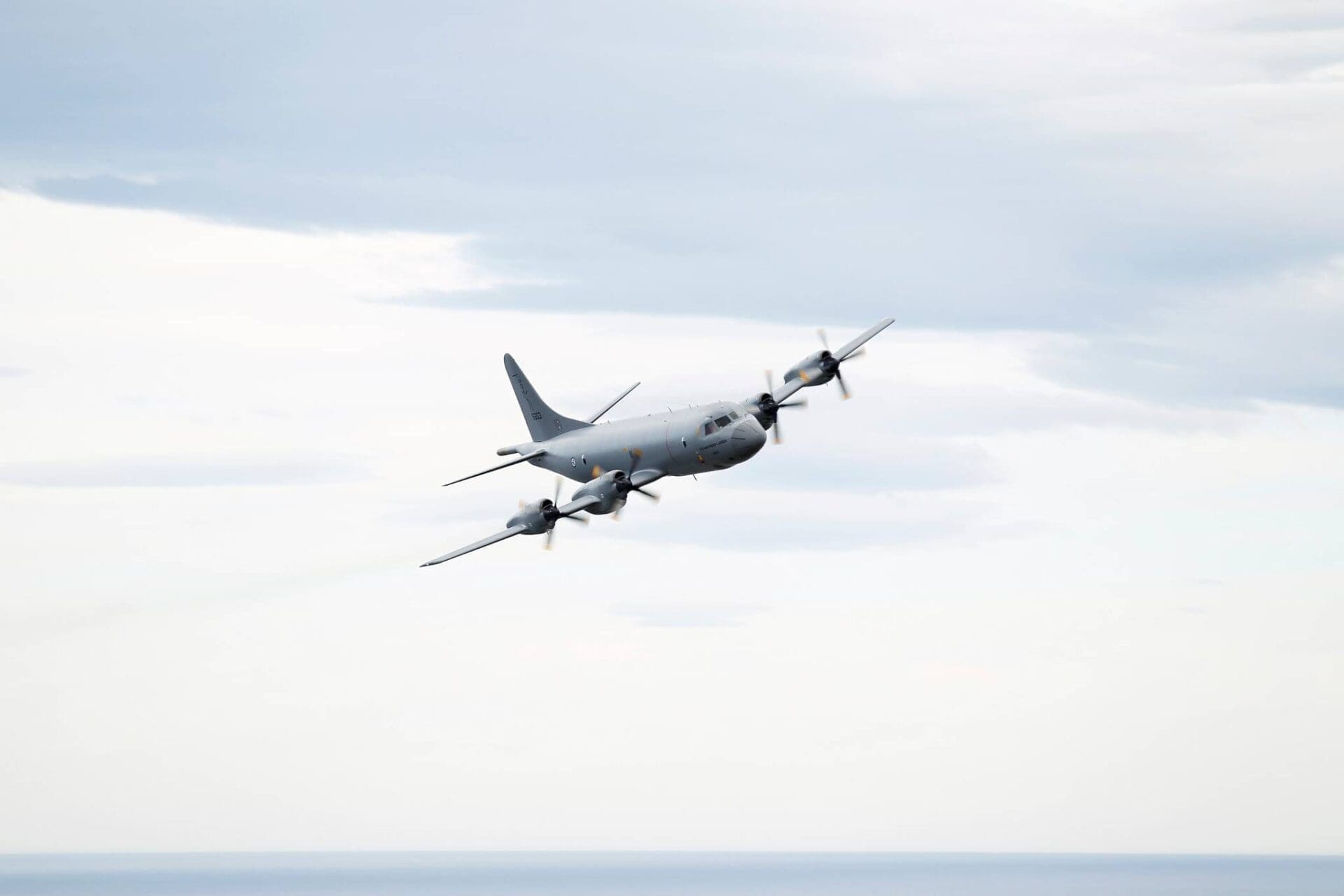 La Armada Argentina se prepara para recibir en diciembre al primero de los nuevos P-3N/C Orión ...