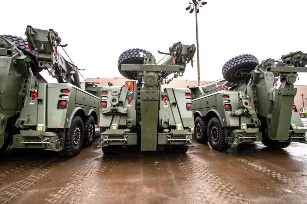 El Ejército Brasileño recibe 20 nuevos camiones de recuperación de ...