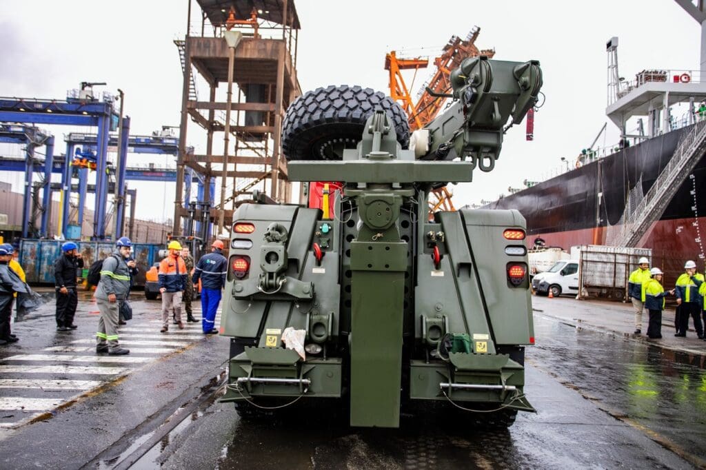 El Ejército Brasileño recibe 20 nuevos camiones de recuperación de ...