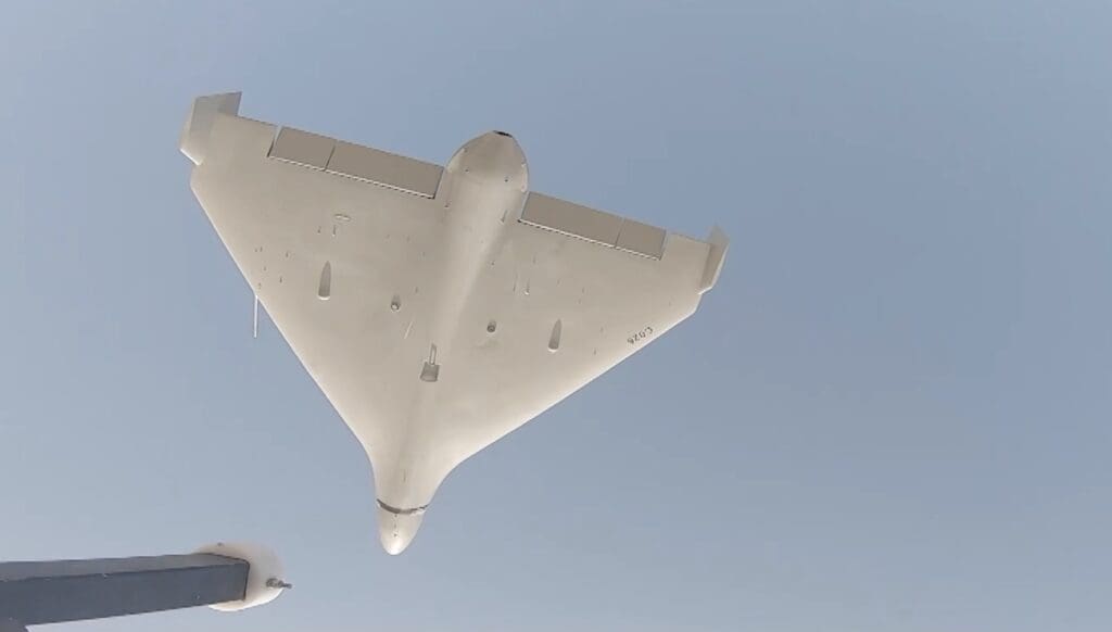 Es develada una versión de la munición merodeadora iraní Shahed-136 ...