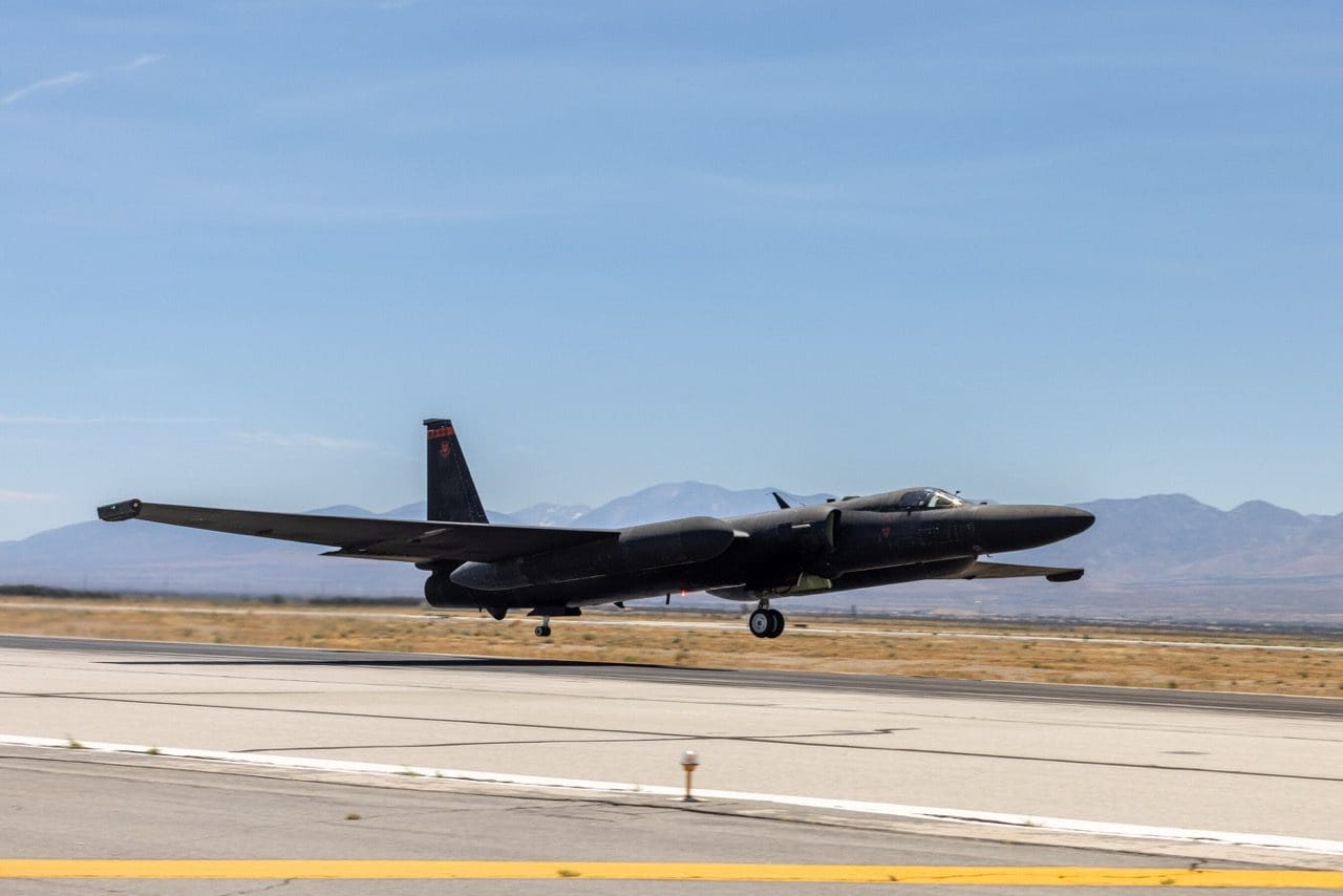 Primer vuelo de un U-2 de la Fuerza Aérea de EE.UU. modernizado con el ...