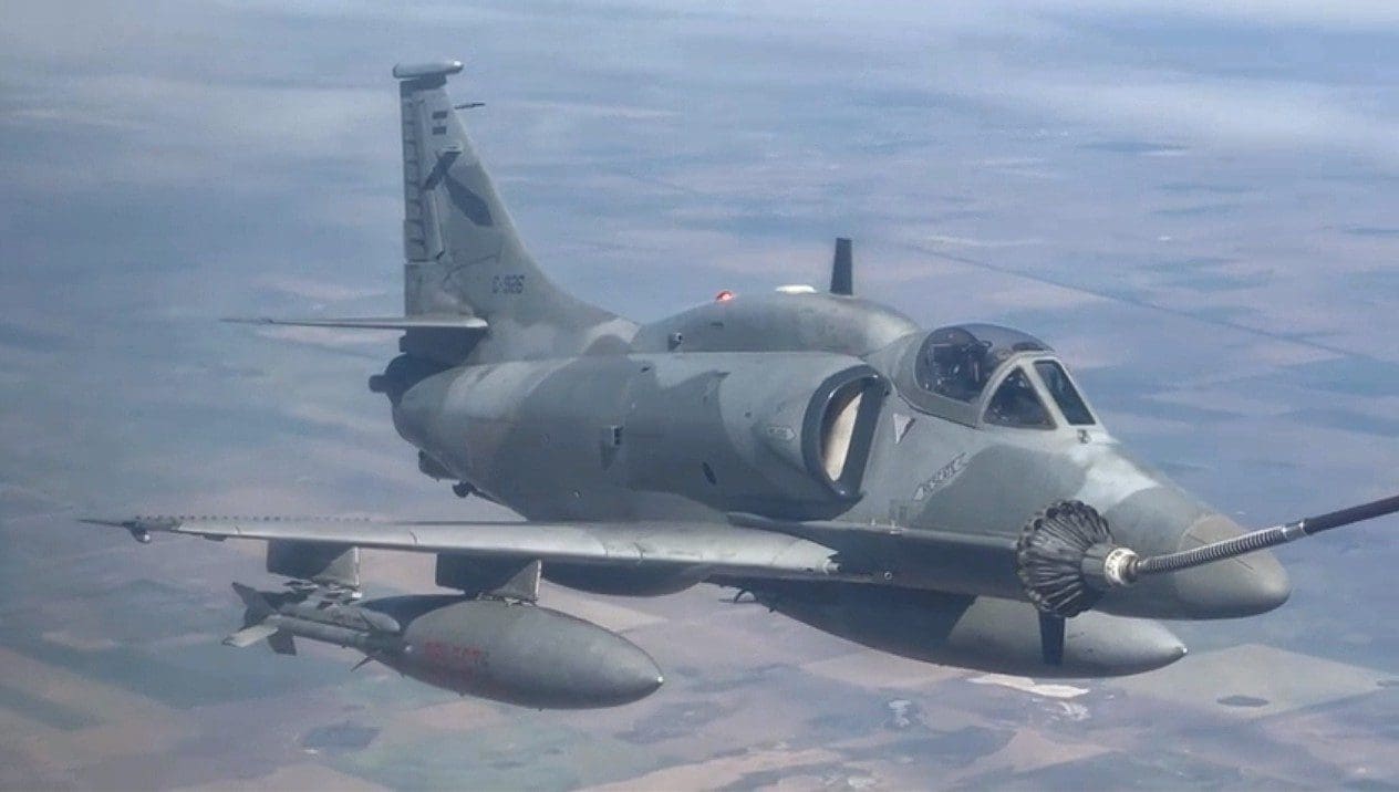 La Fuerza Aérea del Perú recuperó la capacidad de reabastecimiento en ...