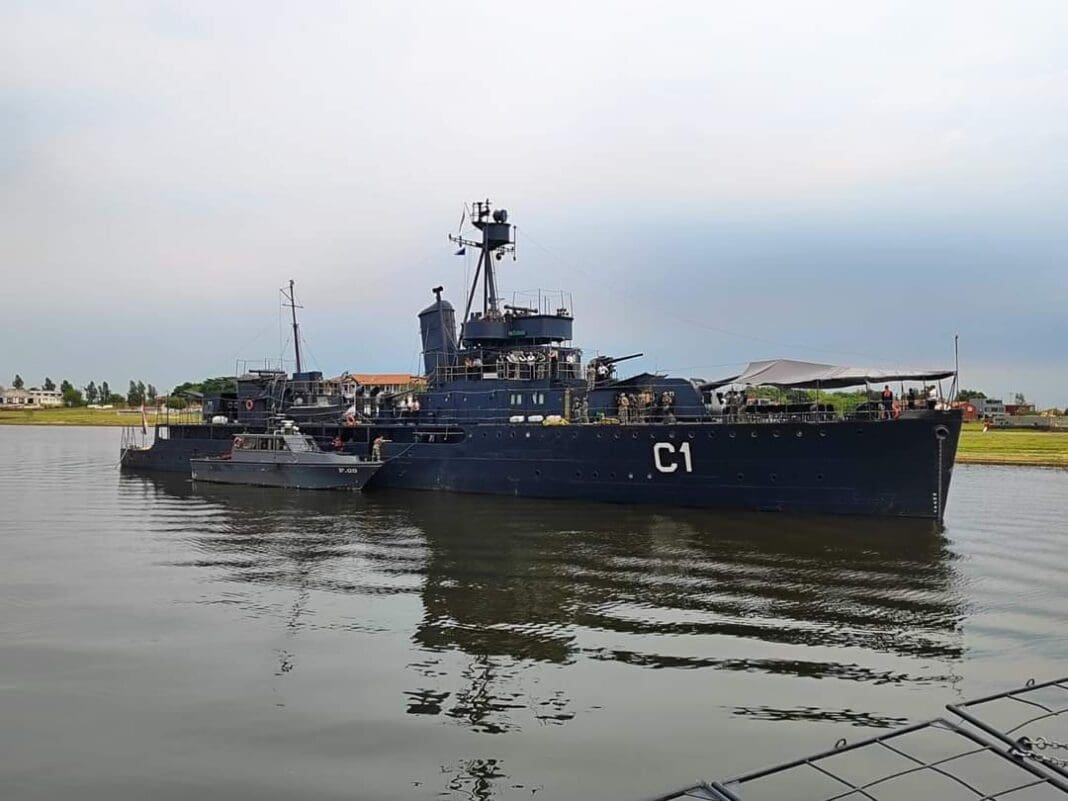 La Armada de Paraguay demuestra sus capacidades en la Bahía de Asunción