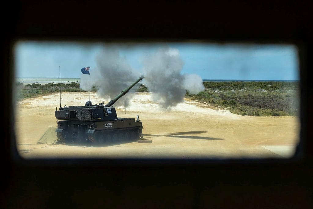 El Ejército Australiano sigue sometiendo a pruebas a su nuevo obús ...