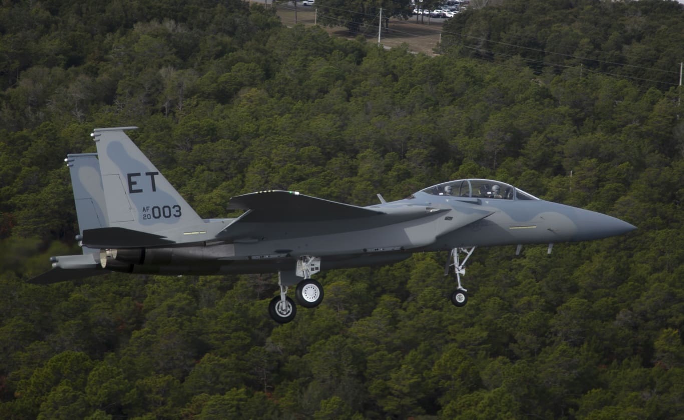 Boeing entregó a la Fuerza Aérea de EE.UU. dos cazabombarderos F-15EX Eagle II