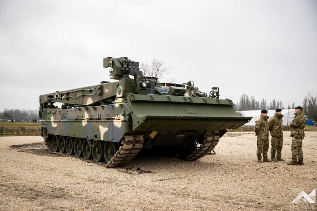 Las Fuerzas de Defensa de Hungría reciben oficialmente sus primeros tanques Leopard 2A7HU