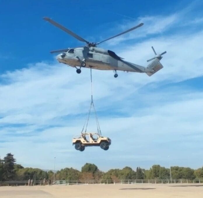 Helicópteros Seahawk de la Armada Española realizan el primer ...