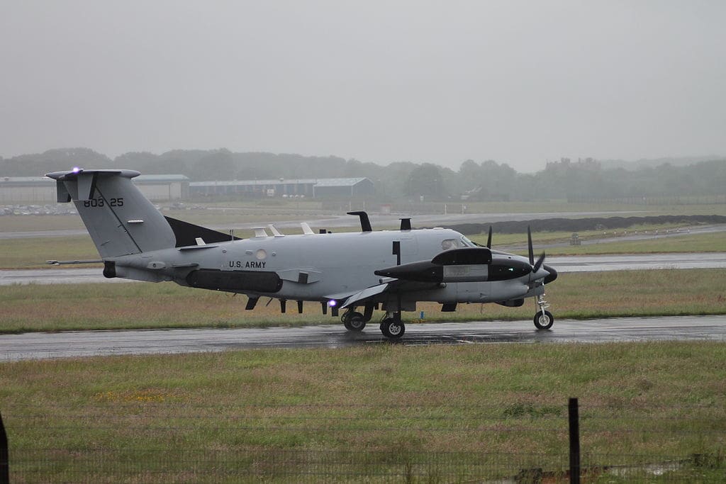 Son registradas la primeras fotografías oficiales del nuevo avión A-ISR ...