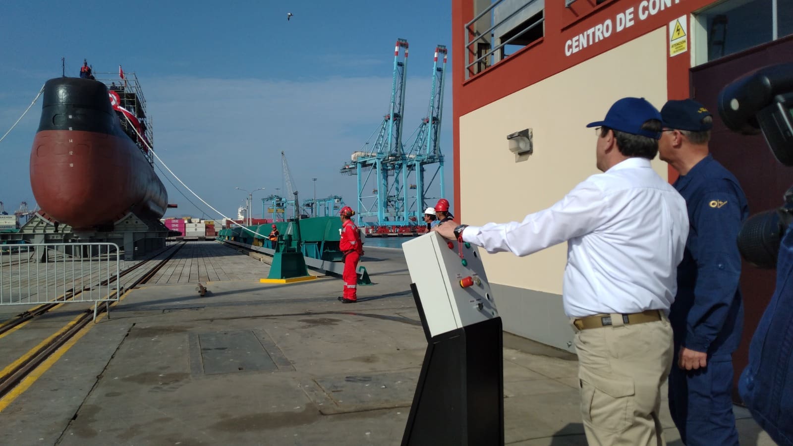 El submarino B.A.P. Chipana modernizado de la Marina de Guerra del Perú ...