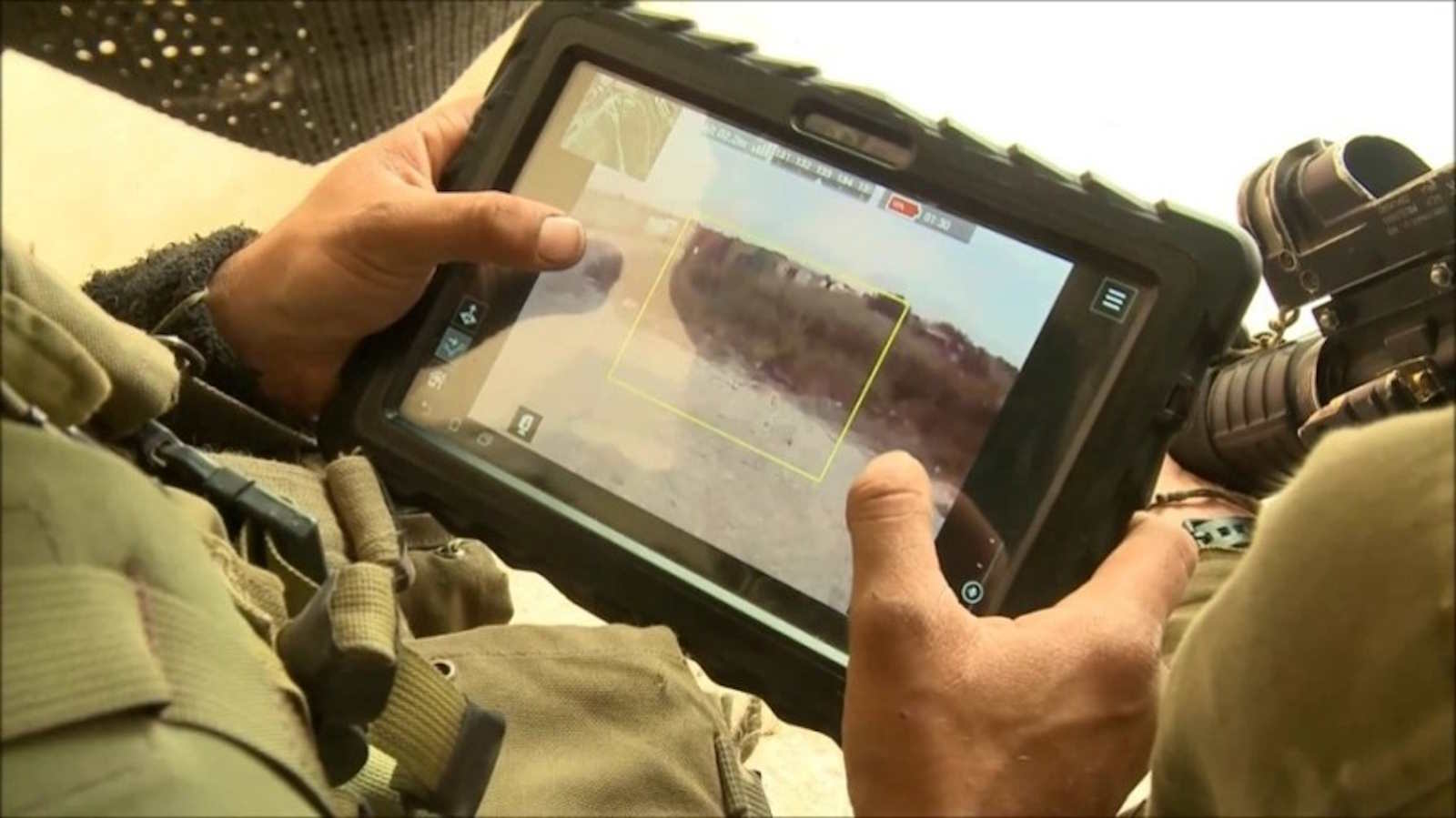 The Israeli special forces begin to use the remote FireFly system
