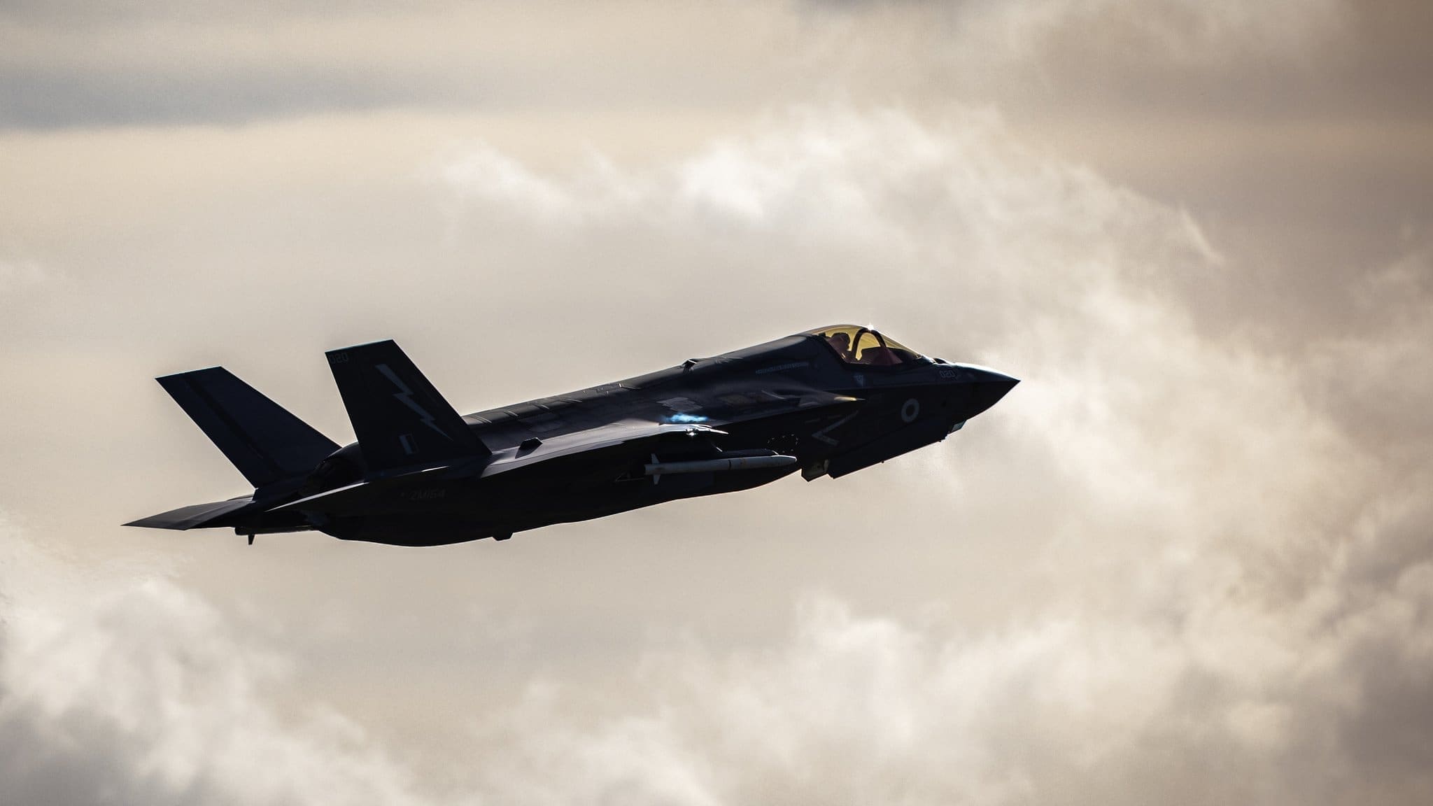Cazas F-35B Lightning II se unen al portaaviones HMS Prince of Wales ...