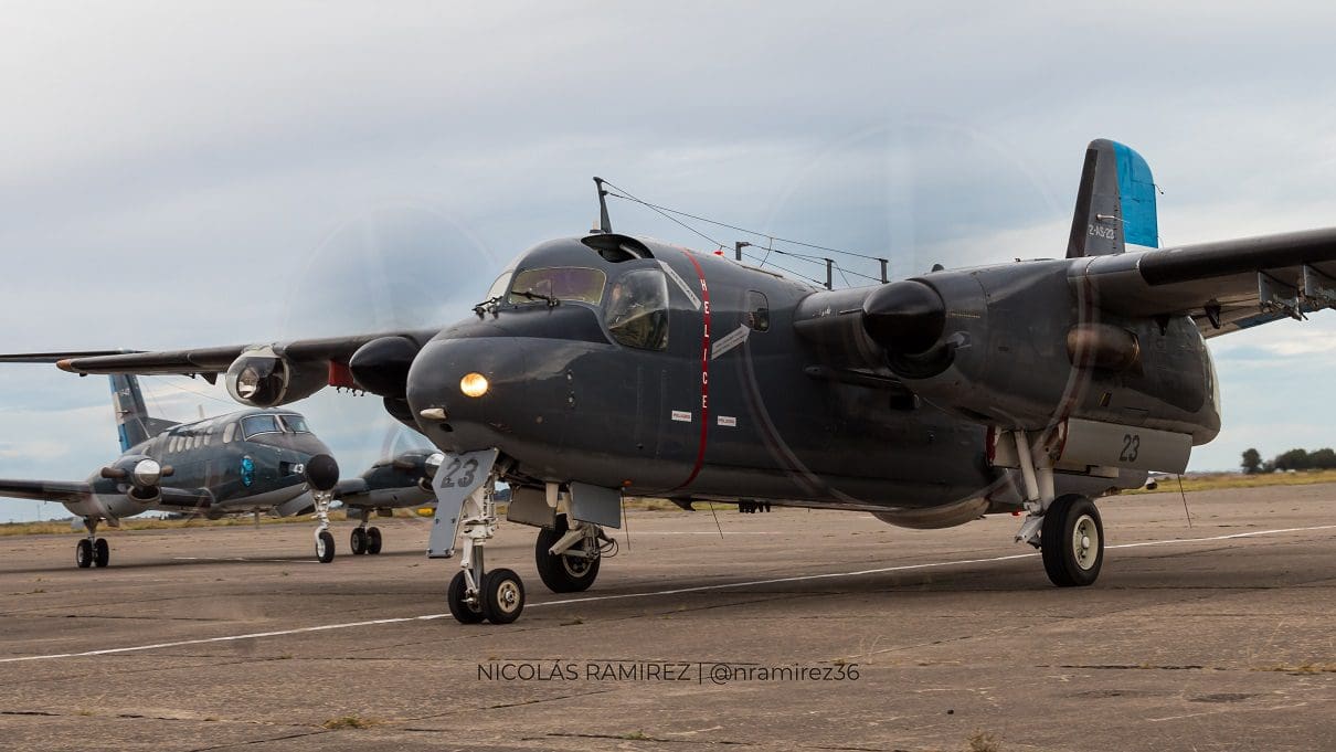 While waiting for the P-3C Orion, the Argentine Navy analyzes the ...