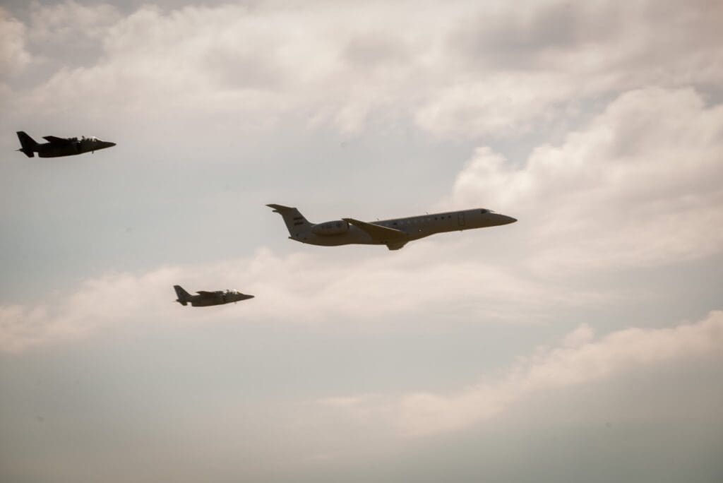 La Fuerza Aérea Argentina se alista para recibir a su segundo Embraer ...