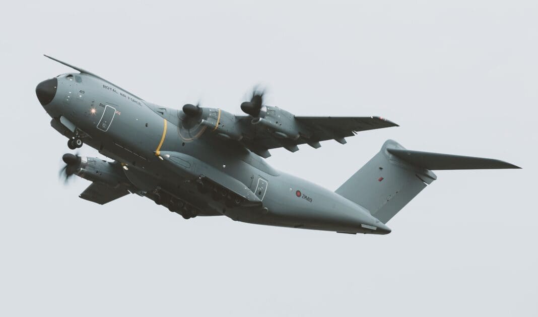 Un avión A400M Atlas de la Real Fuerza Aérea Británica arribó a Chile