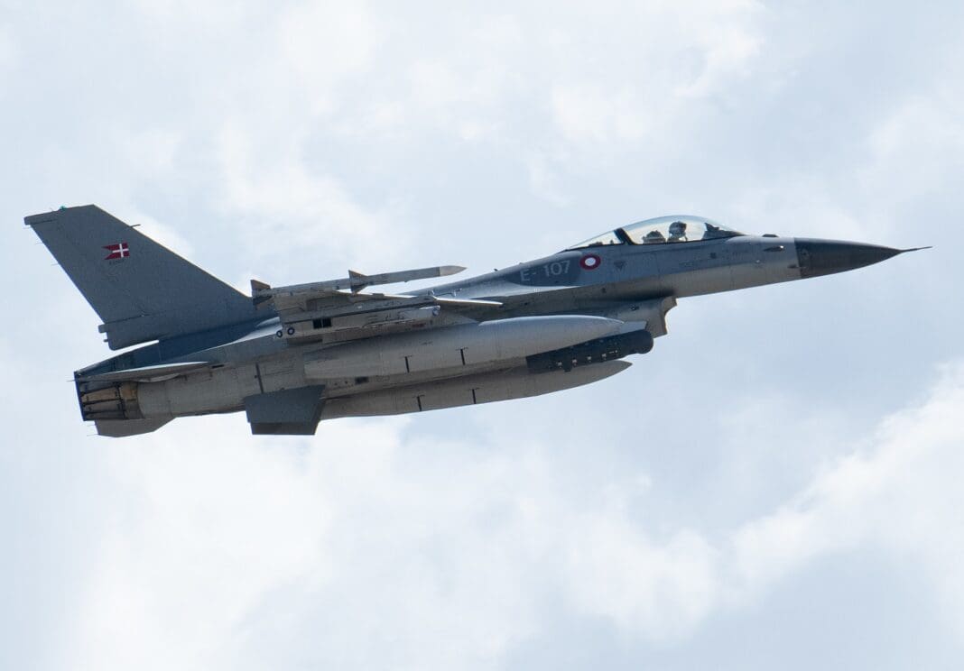 Con la firma de la carta de intención, el Ministerio de Defensa apunta a cerrar la compra de los ...