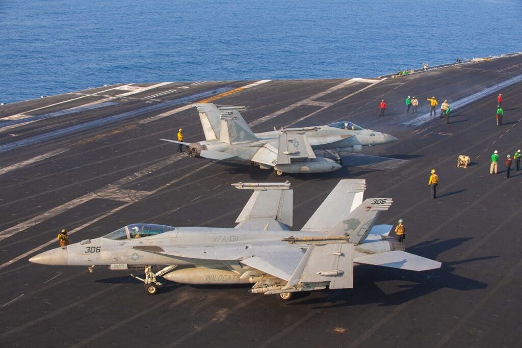 Los F-18 Super Hornet de la Armada de EE.UU. comienzan a lucir sus kill ...