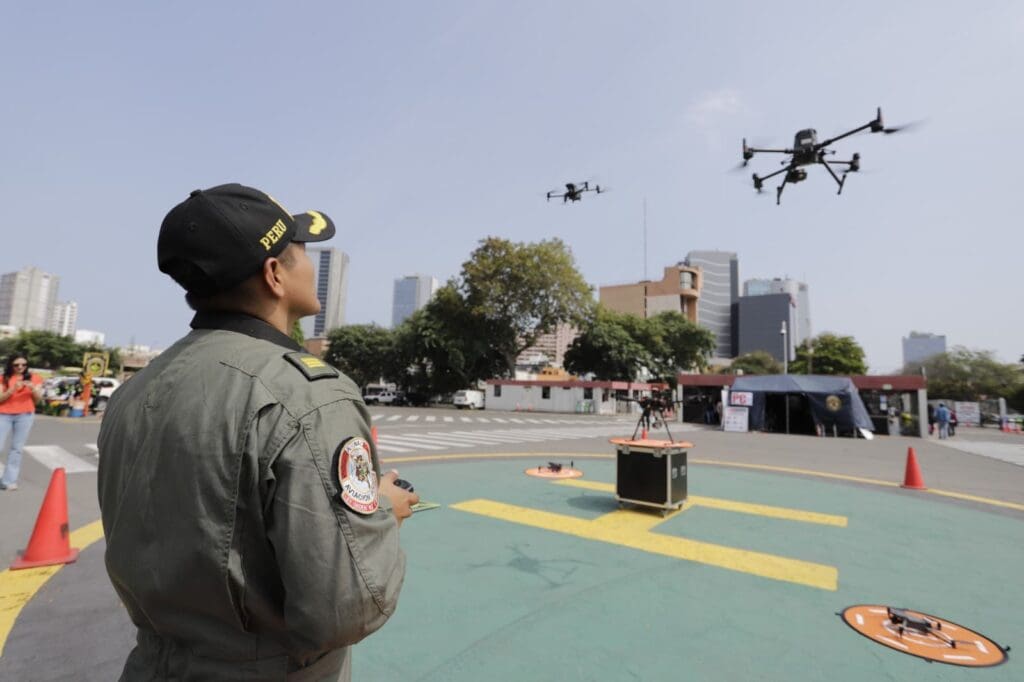 Patrollers of the Peruvian skies: the aviation of the Peruvian National ...