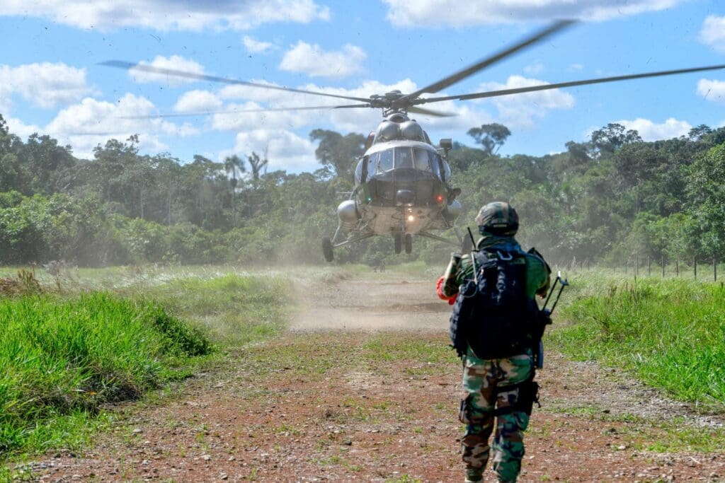 Patrollers of the Peruvian skies: the aviation of the Peruvian National ...