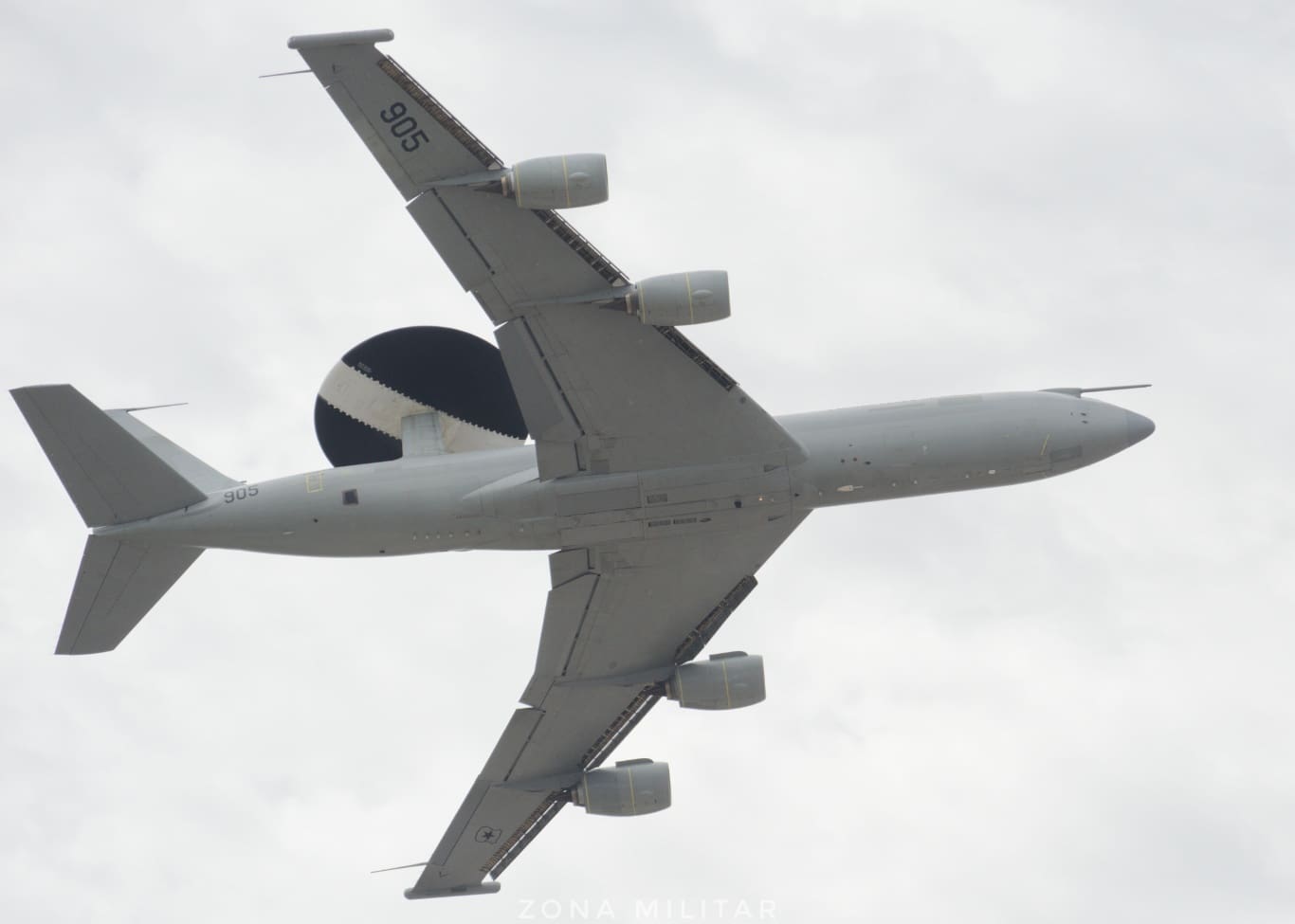 ZM en FIDAE - El AWACS E-3 Sentry "905" de la Fuerza Aérea de Chile al ...