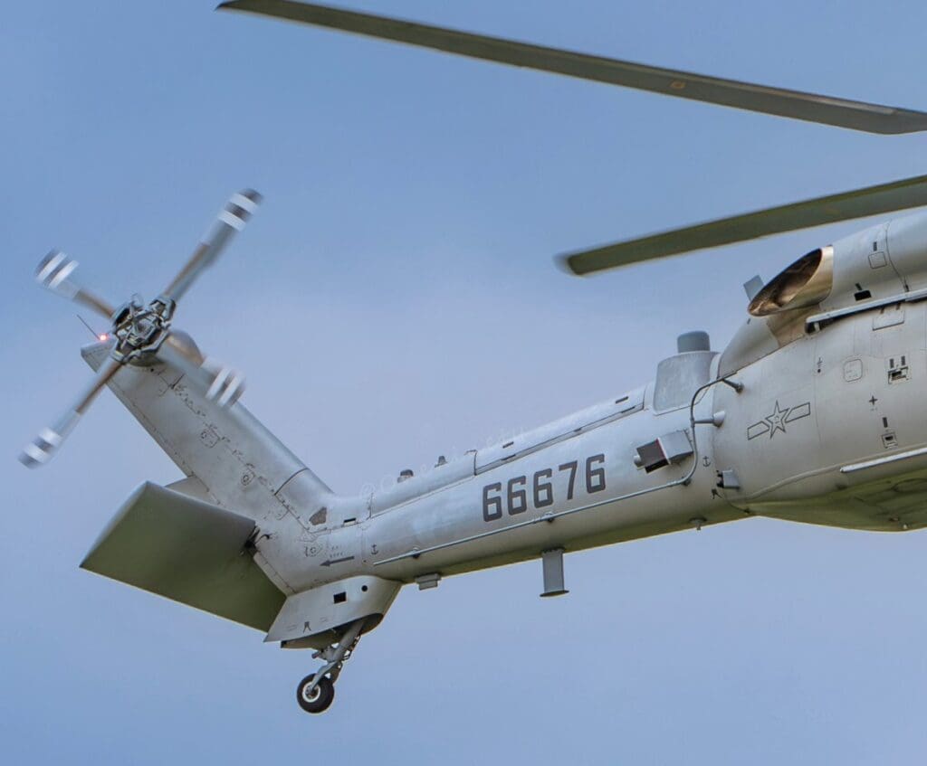 Una fotografía expone algunas particularidades del helicóptero Harbin Z ...