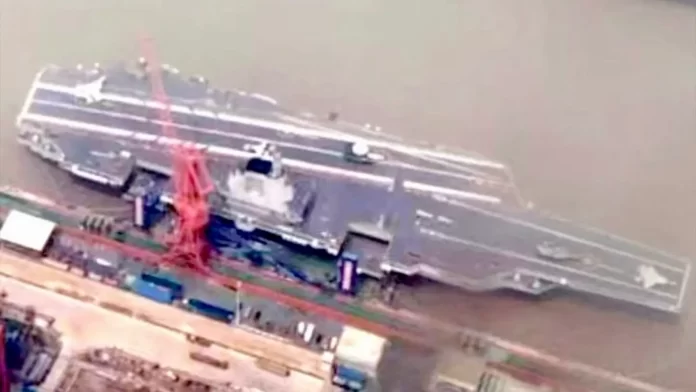 The new Fujian aircraft carrier of the Chinese Navy features multiple ...