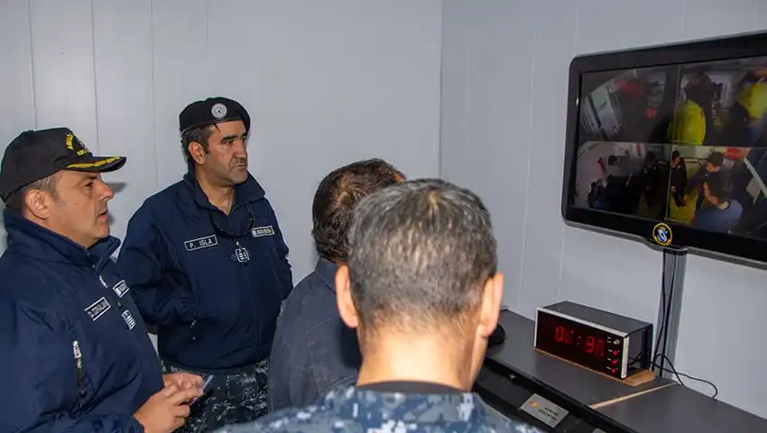 The Argentine Navy continues to train in techniques and procedures with ...