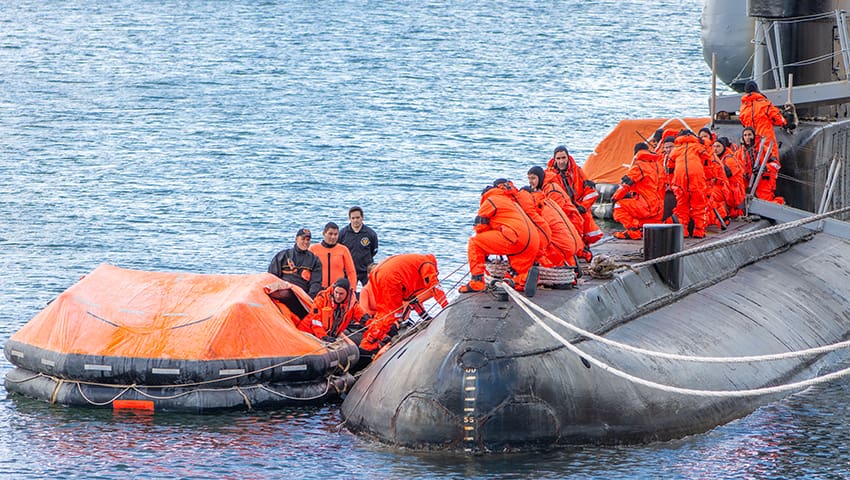 La Armada Argentina continúa adiestrándose en técnicas y procedimientos ...