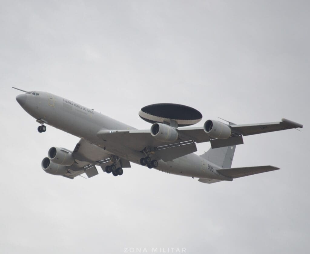 ZM en FIDAE - El AWACS E-3 Sentry "905" de la Fuerza Aérea de Chile al ...