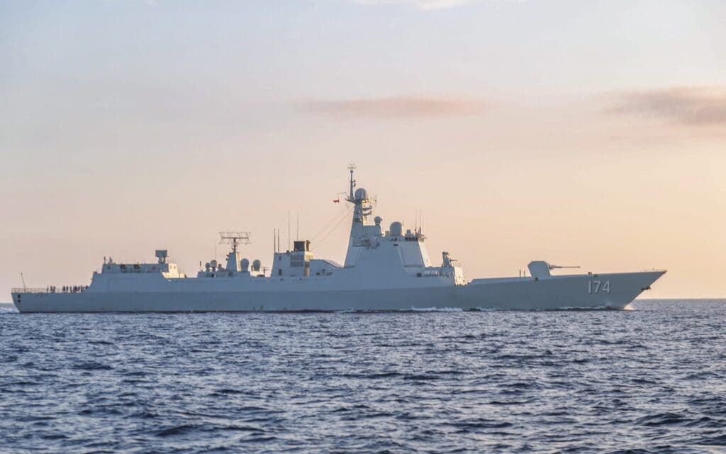 The missile destroyers and frigates of the Chinese Navy completed new ...