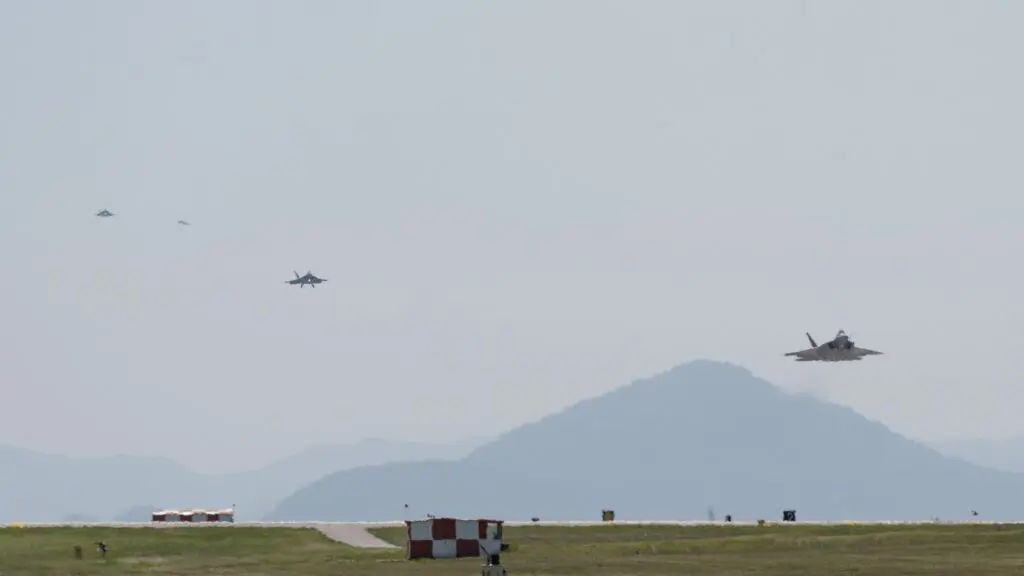 The F-22 Raptor jets of the U.S. Air Force arrived in South Korea to ...