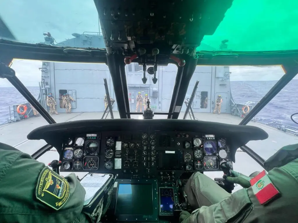 The Sea Kings of the Peruvian Navy operated alongside the frigate Baden ...