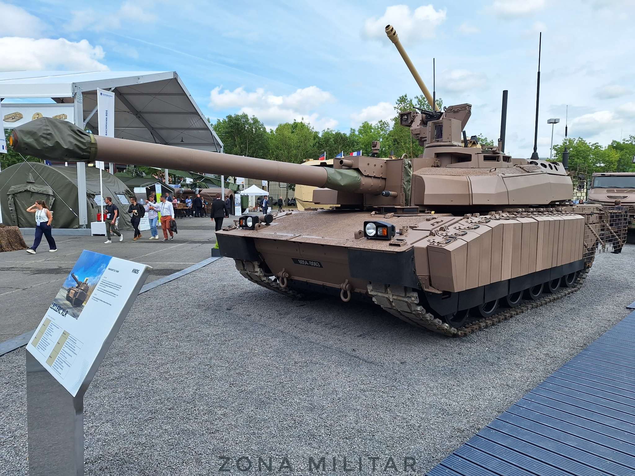 ZM en Eurosatory - KNDS presenta a los nuevos Leopard 2A8 y 2 A-RC 3.0 junto a los Leclerc XLR y ...