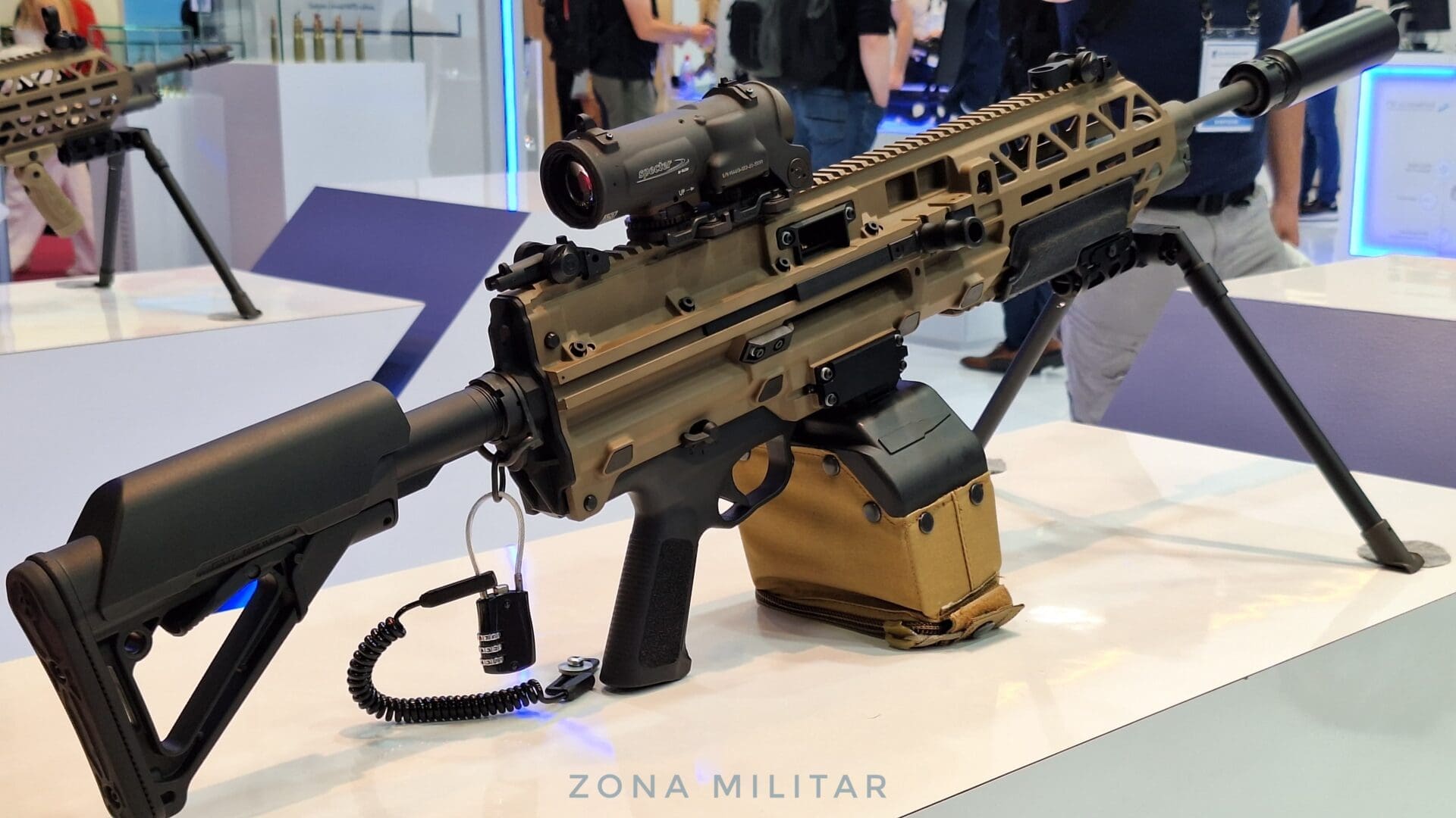 ZM en Eurosatory - FN Herstal presentó a las nuevas versiones de sus ametralladoras ligeras FN ...