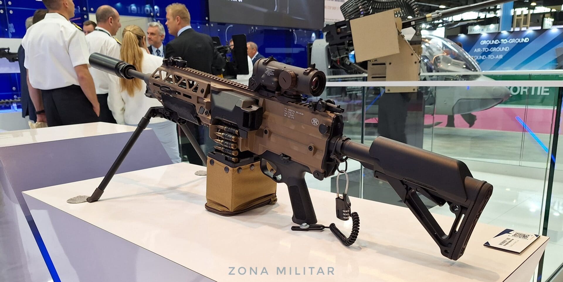 ZM en Eurosatory - FN Herstal presentó a las nuevas versiones de sus ametralladoras ligeras FN ...
