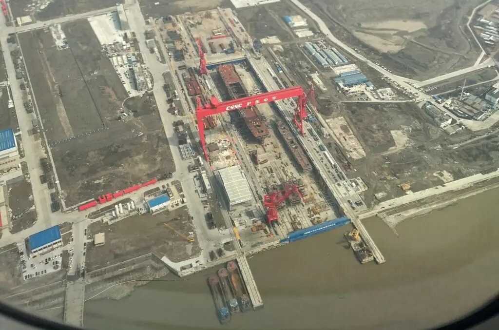 New images show progress in the construction of the Type 076 Amphibious ...