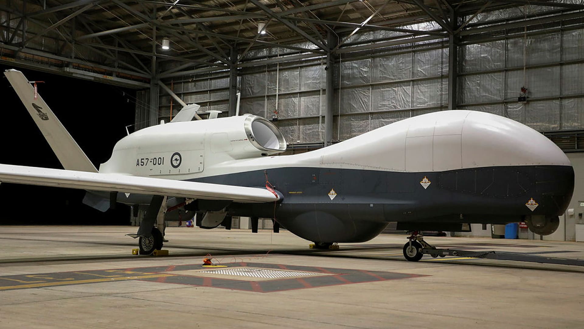 La Real Fuerza Aérea Australiana recibe su primer drone MQ-4C Triton proveniente de EE. UU.