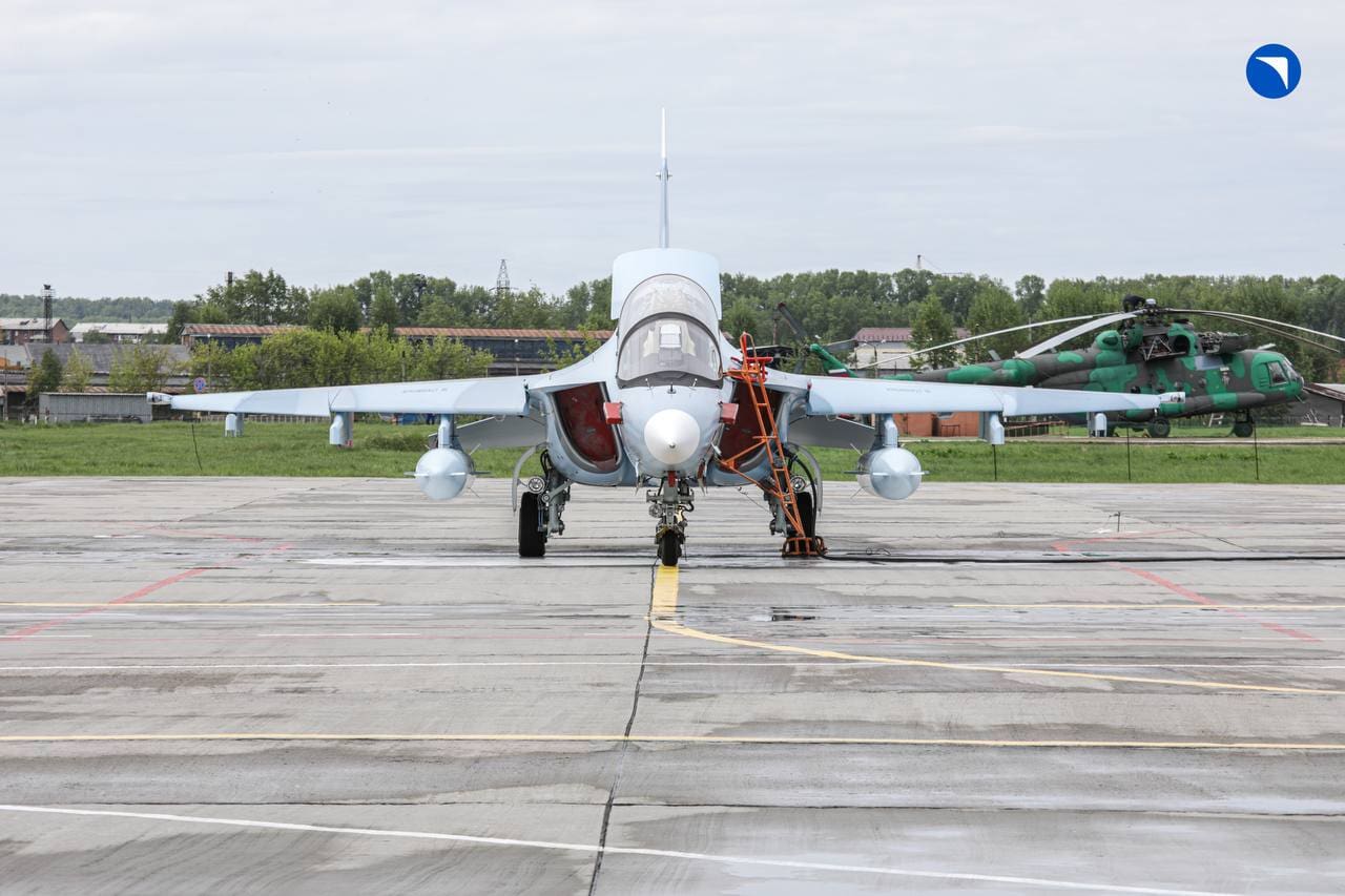 Las Fuerzas Aeroespaciales Rusas reciben el primer lote de nuevos entrenadores avanzados Yak-130 ...