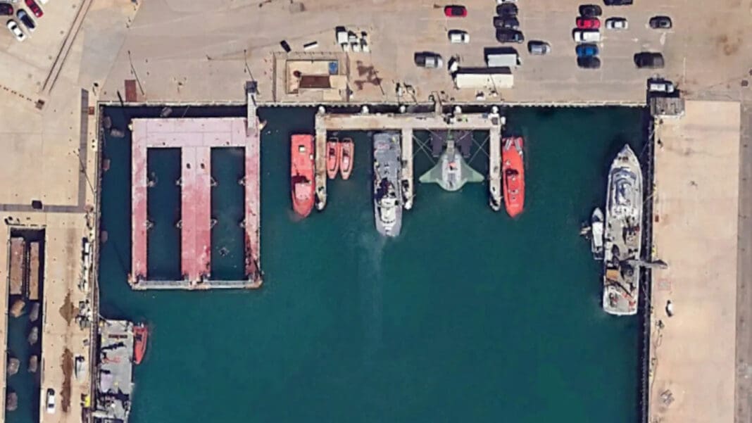 Images of the new U.S. Navy drone Manta Ray developed by DARPA and ...