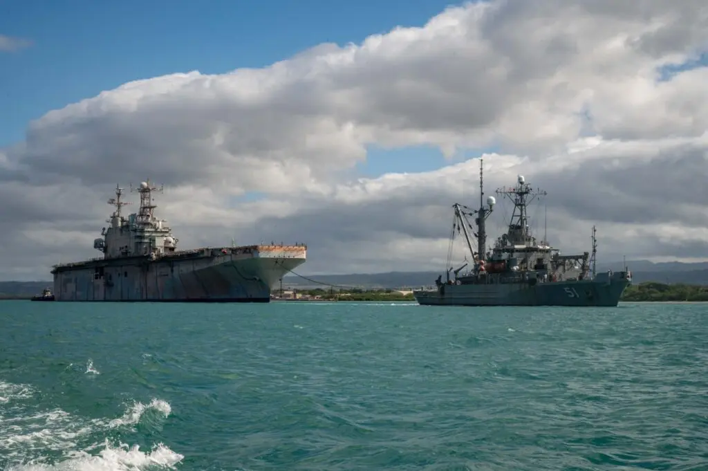 The U.S. Navy has begun the transfer of the amphibious ship USS Tarawa ...