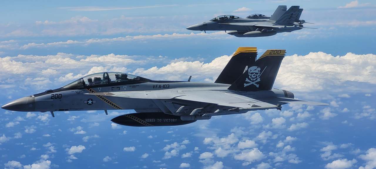 Los Kfir de la Fuerza Aérea Colombiana se ejercitaron con los F/A-18 ...