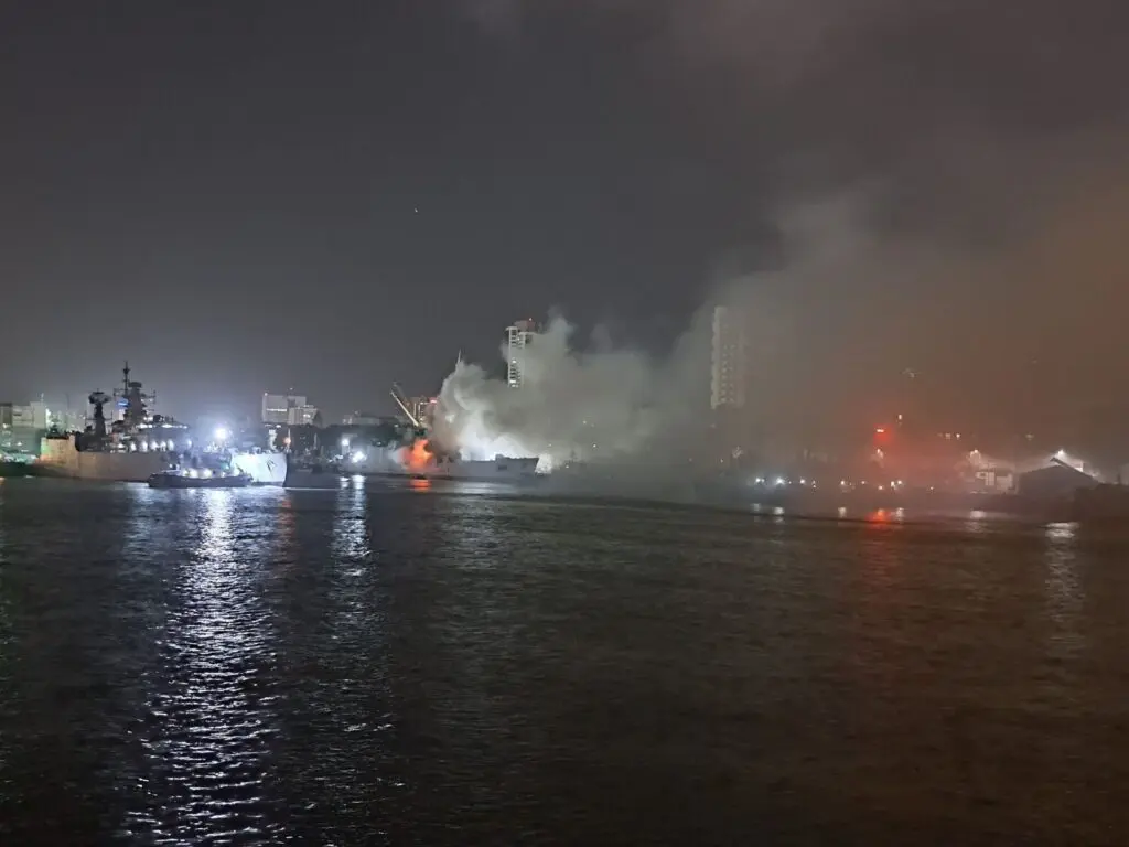 The Indian Navy frigate Brahmaputra suffers severe damage after a fire ...