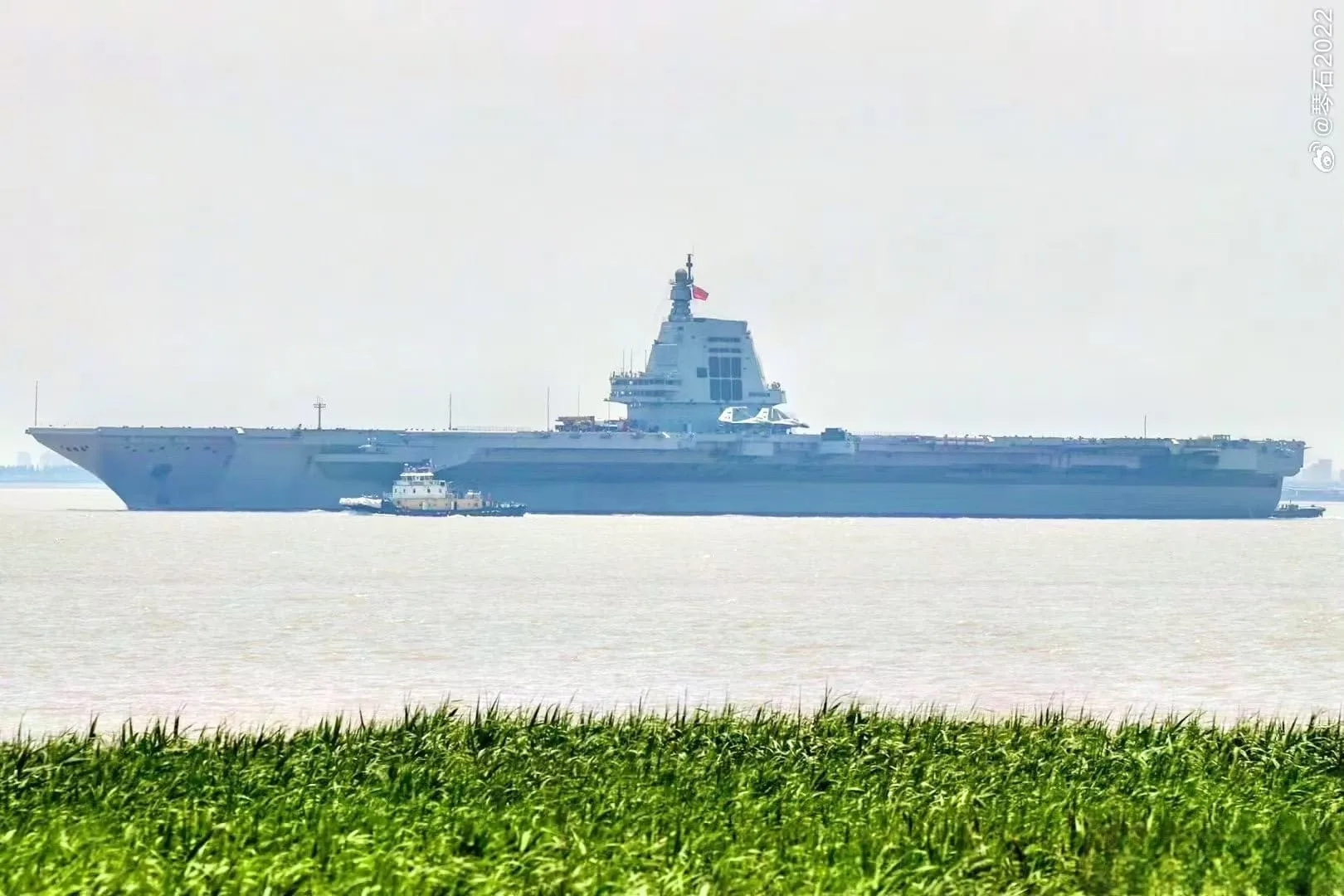 China Navy's new aircraft carrier Fujian started a new sea trial