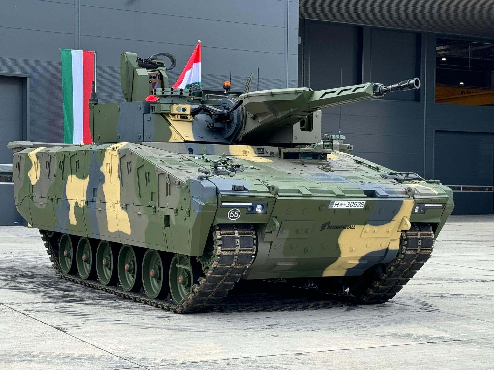 Rheinmetall entrega el primer IFV KF41 Lynx fabricado localmente a las Fuerzas de Defensa de Hungría