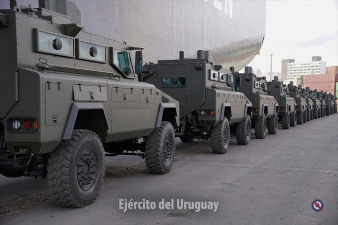 El Ejército de Uruguay recibe sus nuevos Vehículos Blindados 4x4 Mamba ...