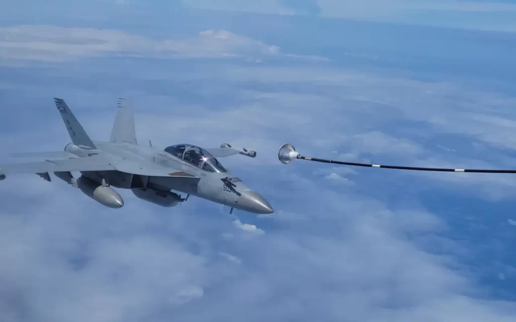 The Colombian Air Force's Kfir jets conducted exercises with the F/A-18 ...