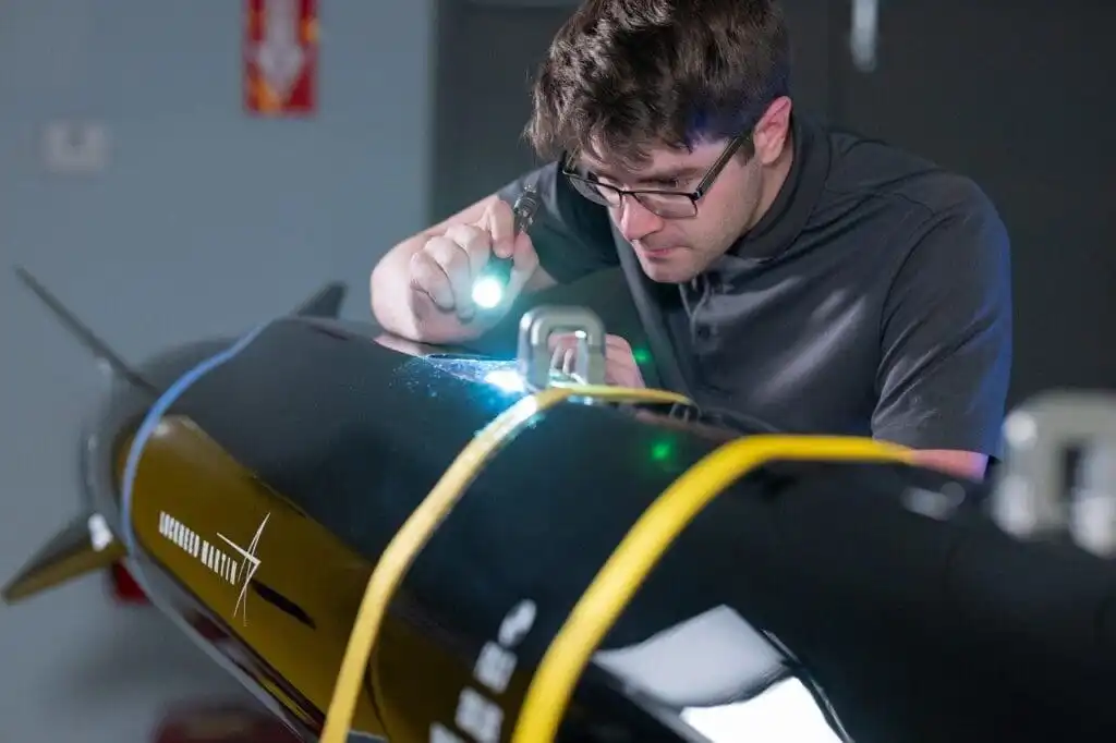 Lockheed Martin unveiled its new Mako hypersonic missile for the stealth fighters of the U.S ...