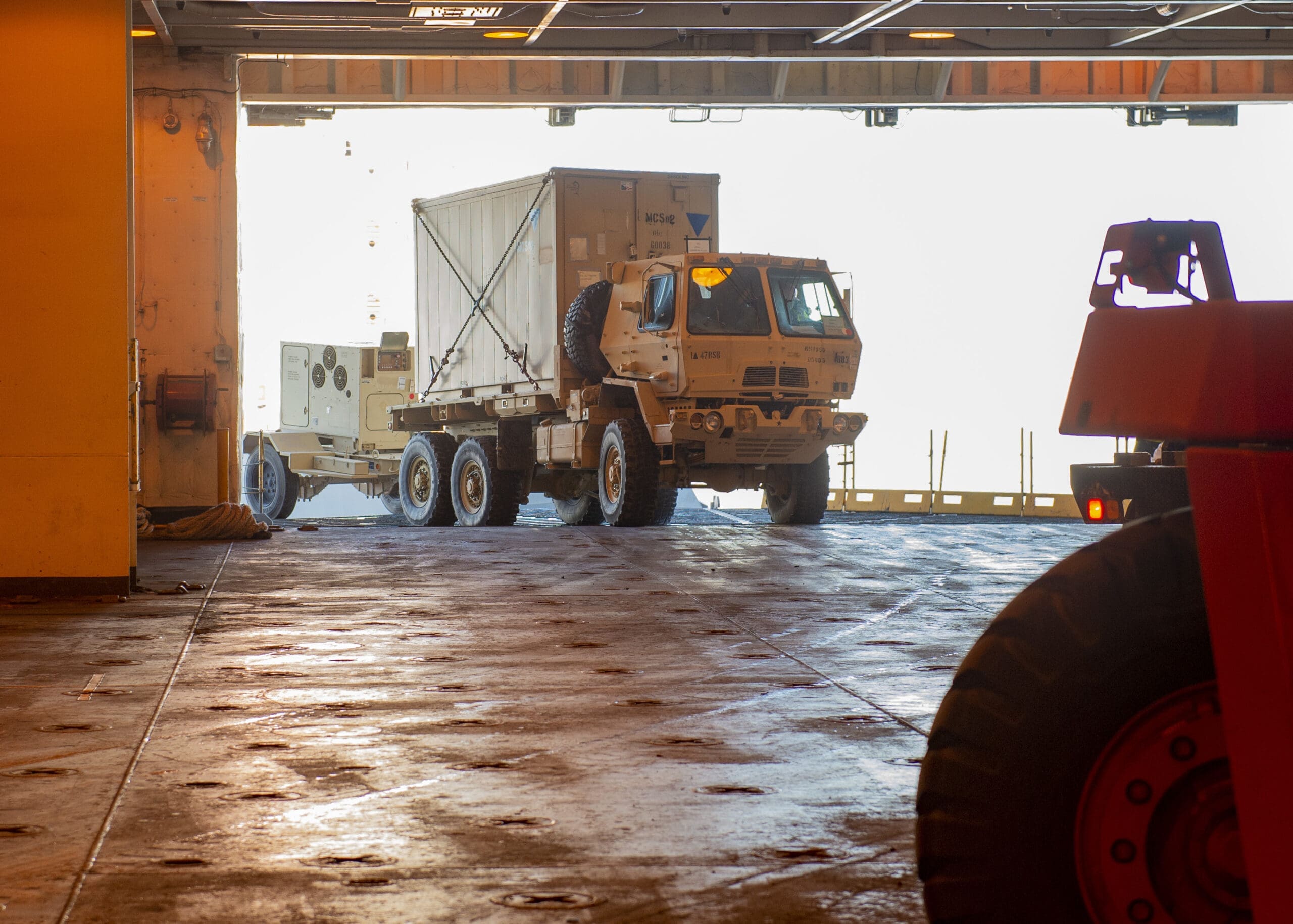 EE.UU. autoriza la venta de nuevos camiones tácticos Oshkosh M1148A1P2 ...